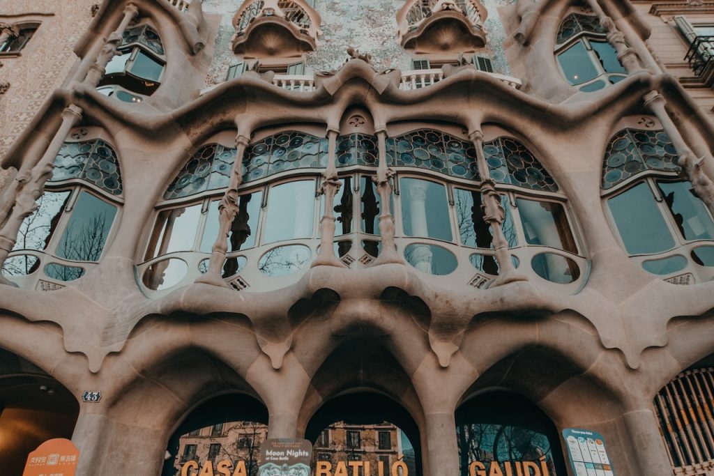Casa Batlló : ce qu’il faut savoir de l’oeuvre de Gaudi - cinema-anglo ...